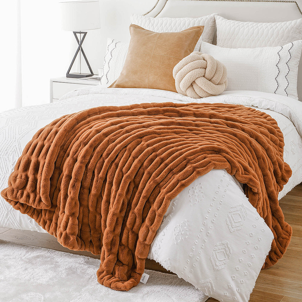Blankets & Pillows – Terra House